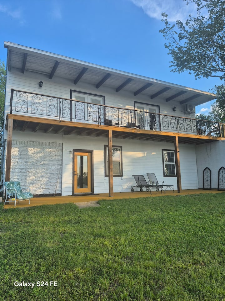 Cozy River Front House In A Quiet Area - Humble, TX