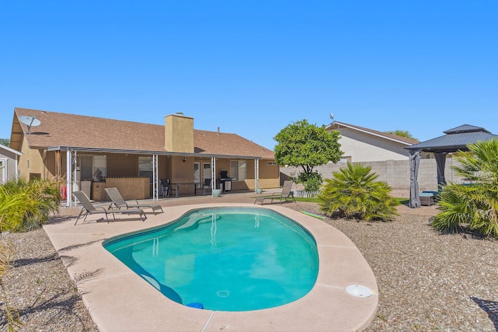 Southside Family Oasis | Pool, Grill & Board Games - Tucson, AZ