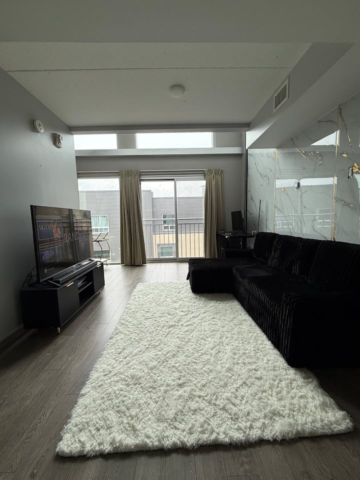 Stylish 2-level Loft W/ Luxe Design - Chicopee