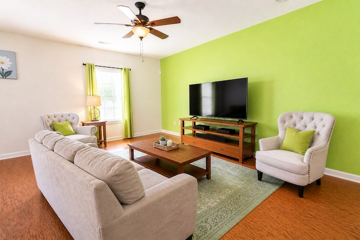 4br Near 1-485 + Gazebo + Garage + + Study Space - University City Boulevard – Charlotte