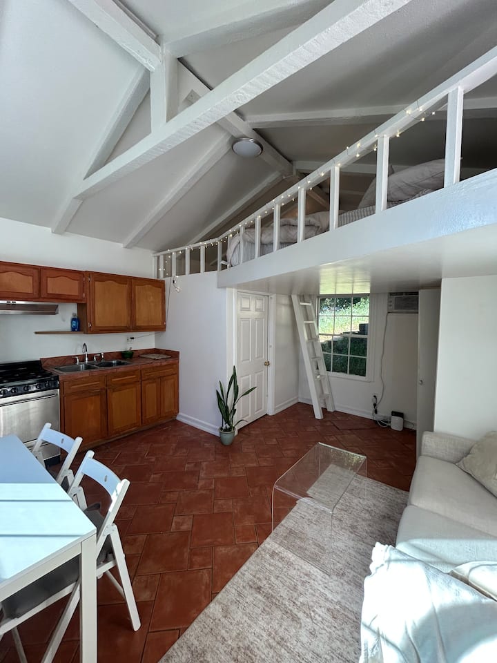 Cozy Topanga Guesthouse - Calabasas