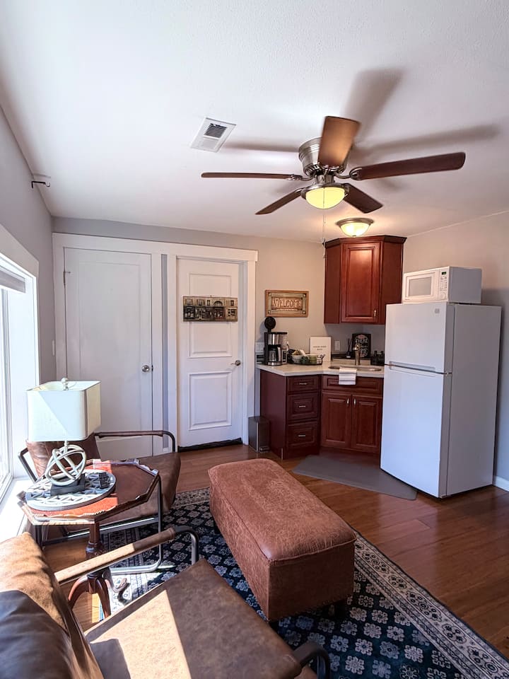 Private Studio W/ Patio | Easy Access Pdx - Portland, OR
