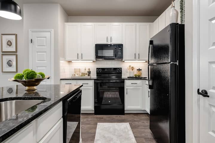 Cozy 1br With Living Room & In-unit Laundry - Allen, TX