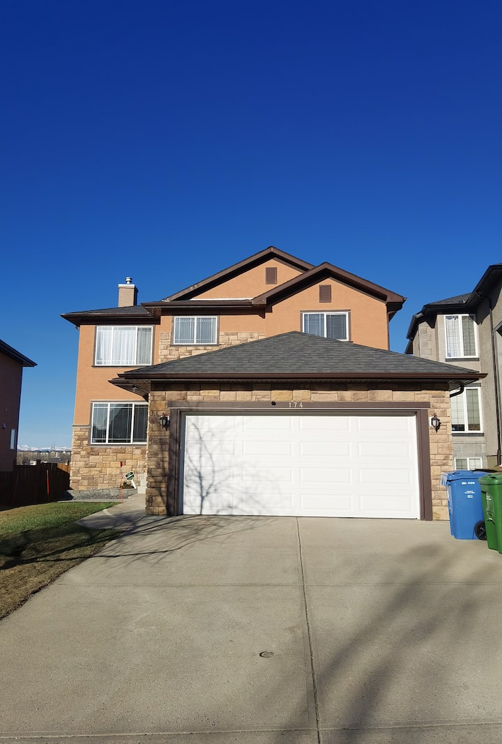 Cozy Basement Suite With Private Entrance - Calgary