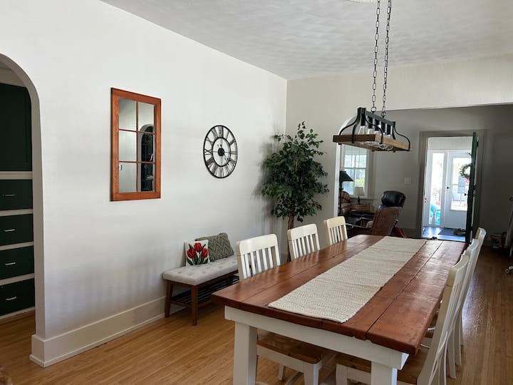 Stone's Throw Bungalow - 2br, 1ba, 1/2 Mi From Dt. - Bowling Green, OH