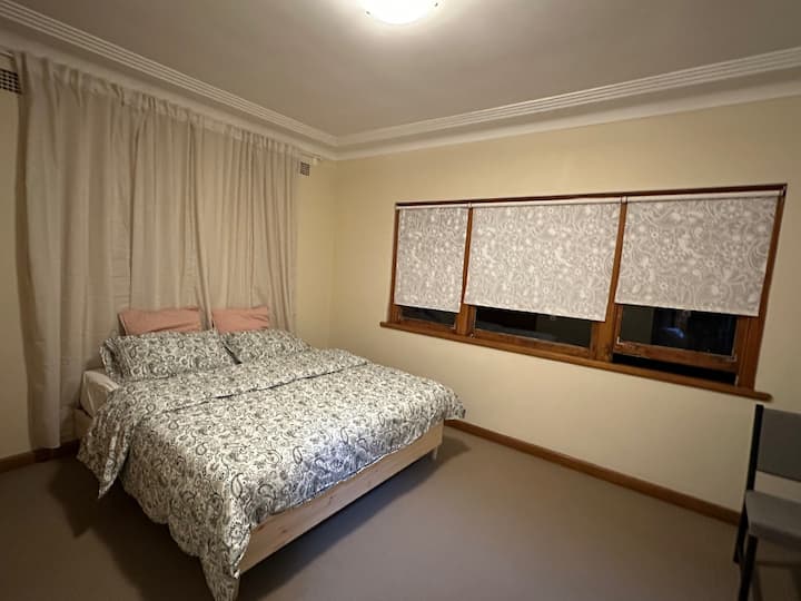 Family Home With Backyard 5 Minute Walk To Station - Ryde