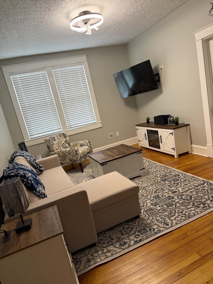 Historical Apartment #2 - Sleeps 4-8 In Tupelo - Tupelo, MS
