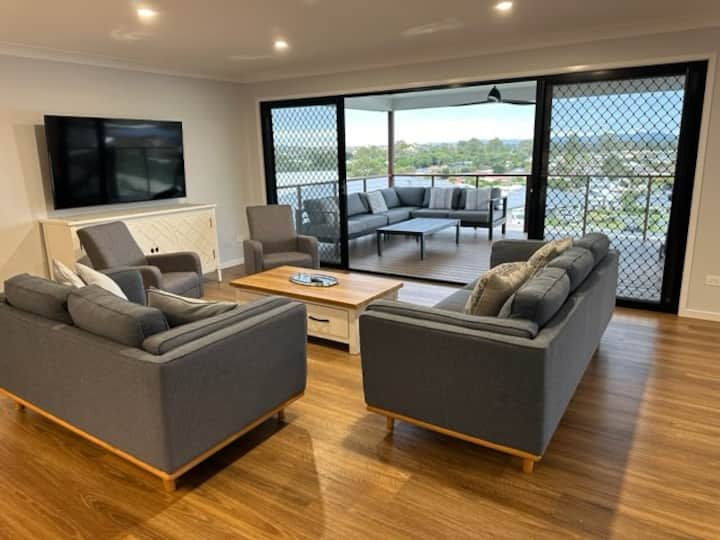 Gladstonbury Heights
Tranquillity Awaits You. - The Palms