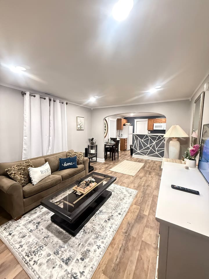 Cozymodernstay~ Peaceful ~Right Across Park & Zoo - Salisbury, MD