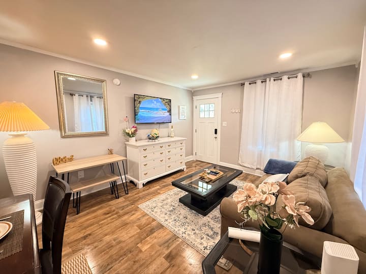 Cozy Stay• Sleeps 8•steps To Zoo•near Civic Center - Salisbury, MD