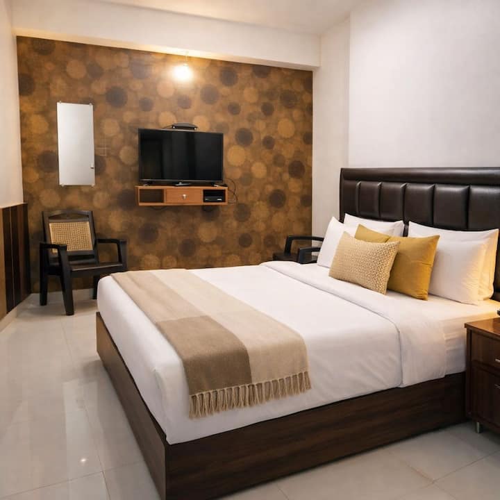 Cozy Ac Room I Gym Acess I Kitchen I Terrace Area - Meerut