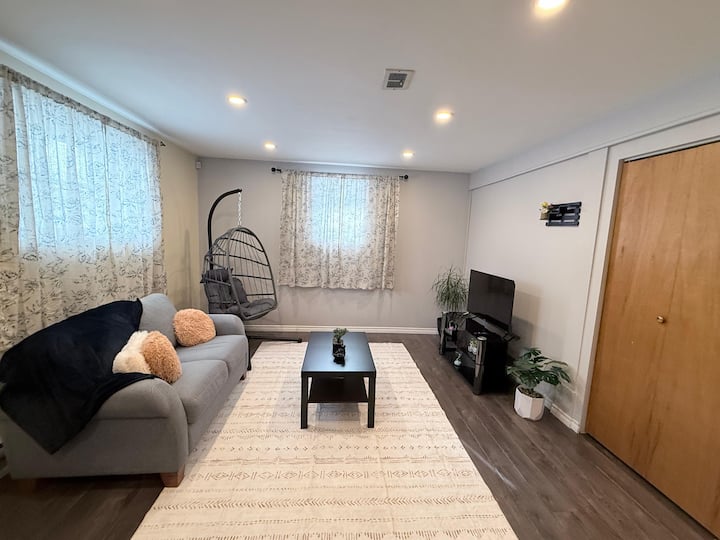 Cozy Private Basement Suite With Separate Entry - Regina