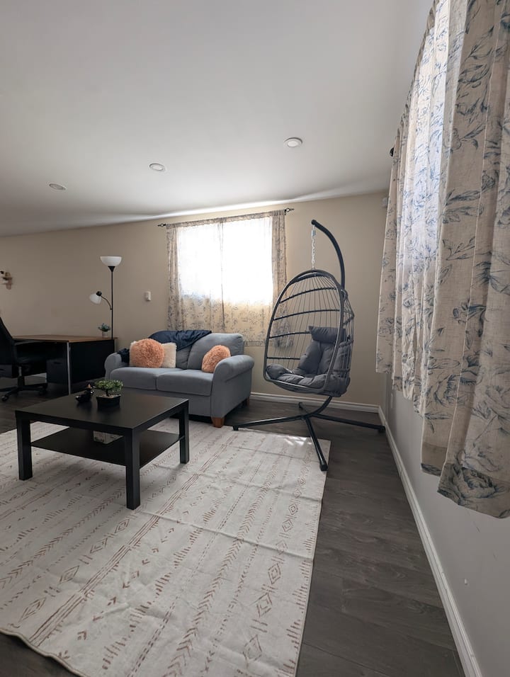 Cozy Private Basement Suite With Separate Entry - Regina