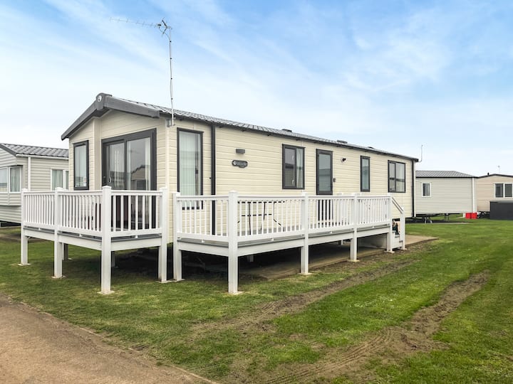 Pebbles - Lowestoft