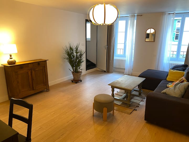 Centre Cluny • Grande Maison • 5 Ch • Garage - Cluny