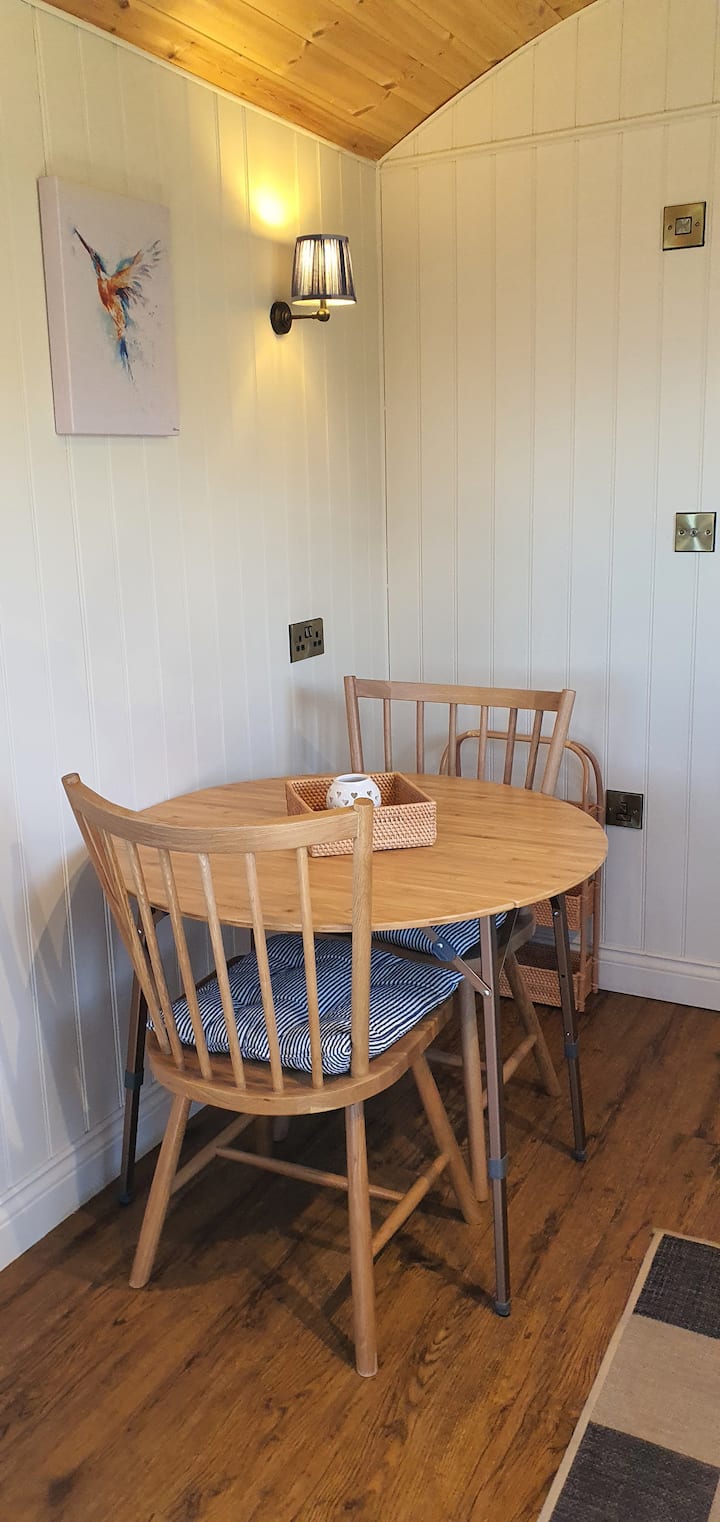 Ocean Sunrise Shepherds Hut - Aberdaron