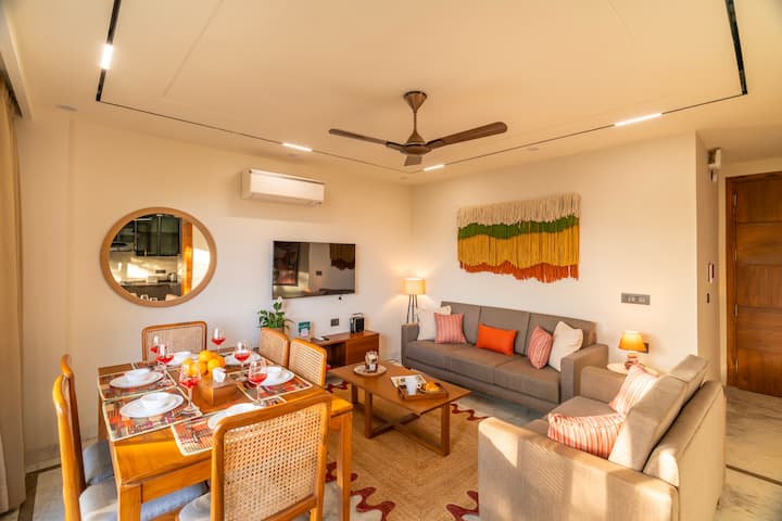 The Gk Nook | Warm & Spacious 3bhk - New Delhi