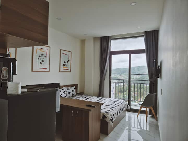 Căn Hộ Studio Cách Chợ 2km | Ban Công View đồI Núi - Đà Lạt