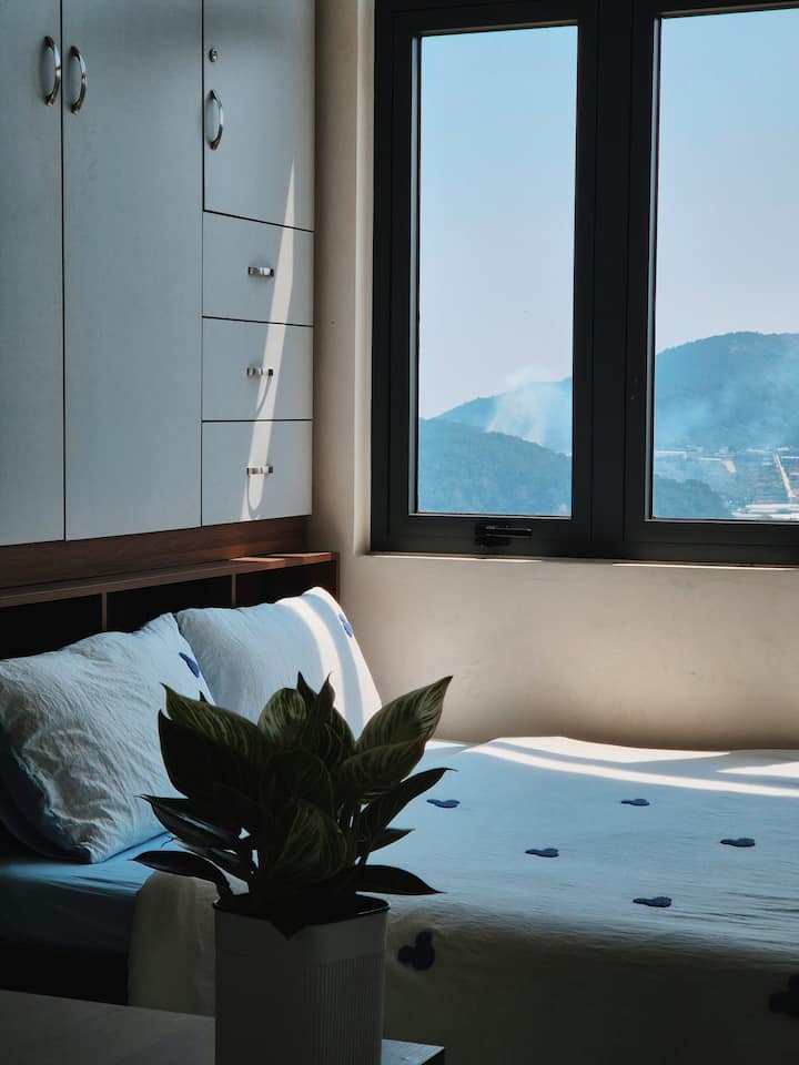 Central Studio Apt | Balcony & Mountain Views - Da Lat