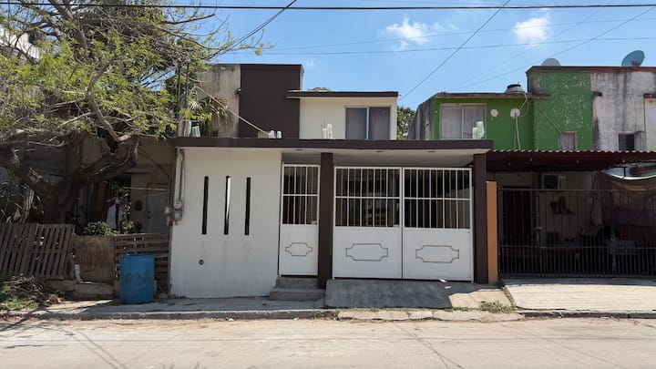 Casa En Zona Norte Con Cochera - Tampico, Mexico