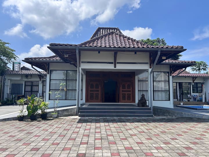 Omah Progo 
Vacation House - Salatiga