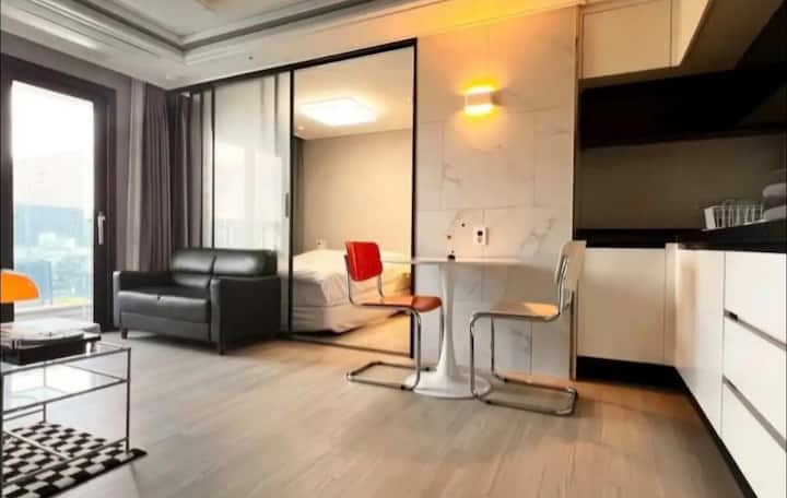 <모던하우스> 공항 5분 / 신제주 / 프리미엄  /  개별테라스 / 넷플릭스 - Corée du Sud