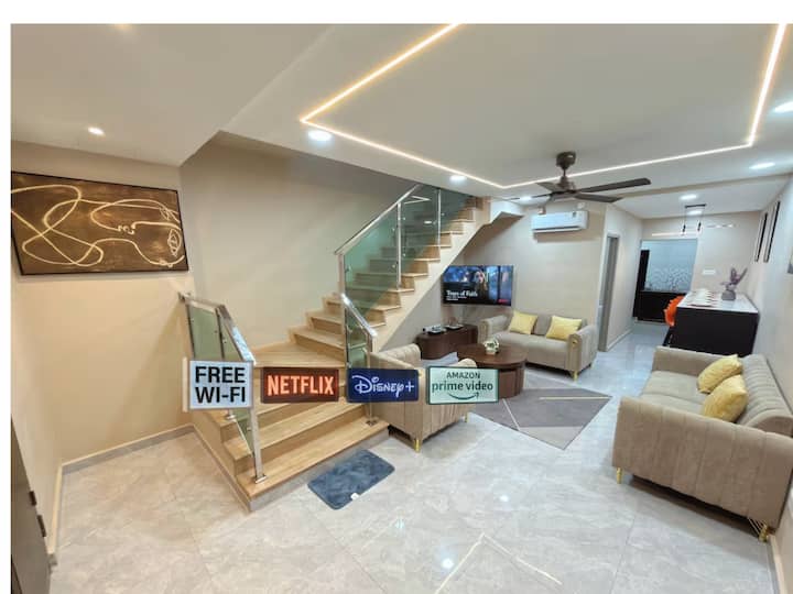 Elegant Modern Stay |10-11 Pax | Middle Town Kulai - Kulai