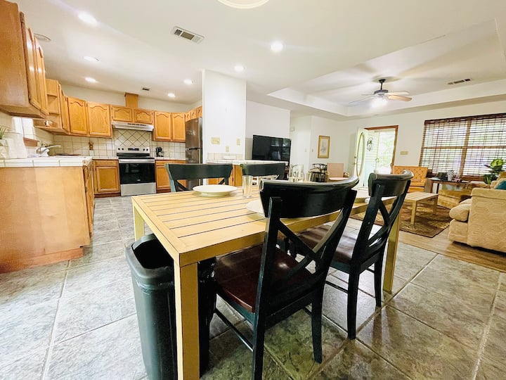 Hornsby Centrally Located- Patio, Yard, Garage - Abita Springs, LA