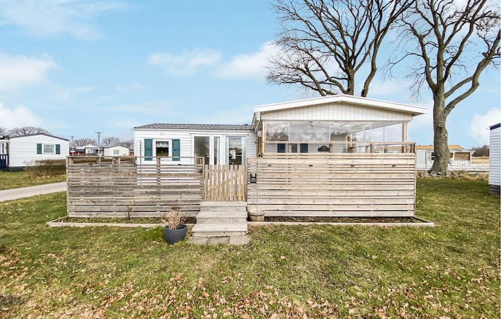 3 Bedroom Stunning Home In Färjestaden - Kalmar