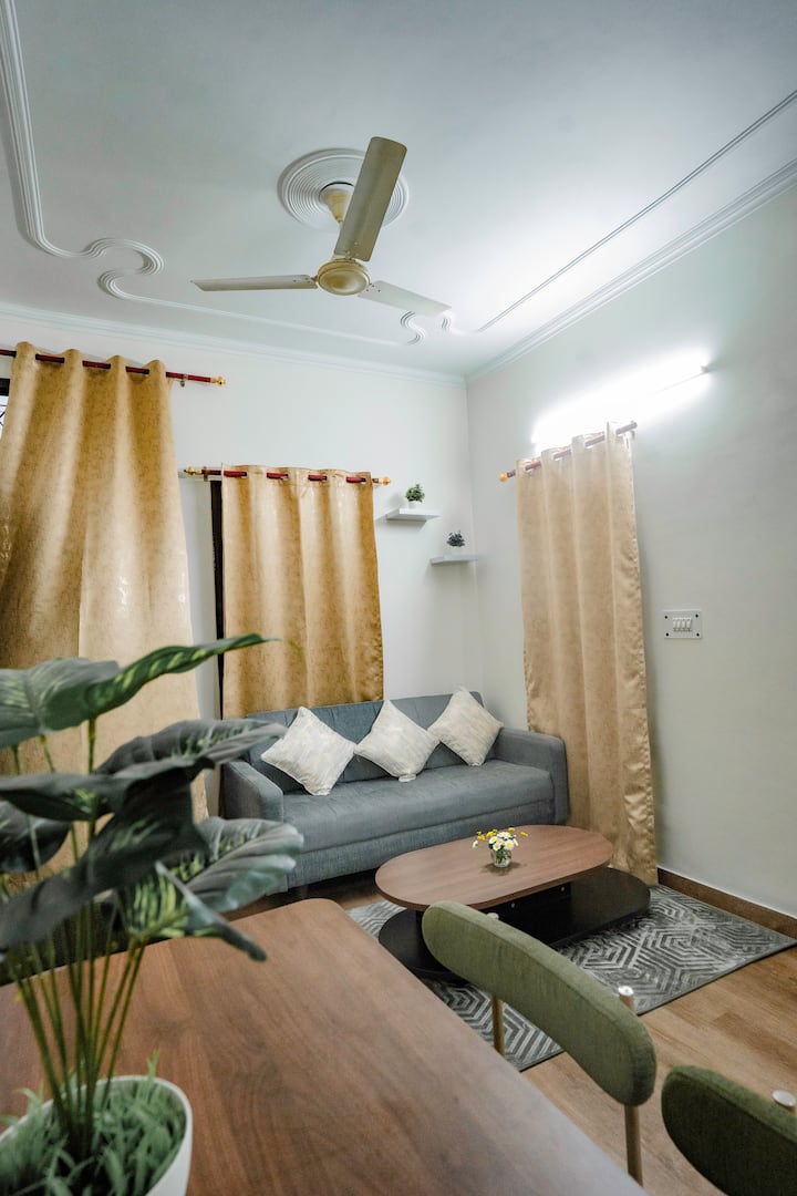 The Curiious Dwelling | Cozy Homestay | Faridabad - Faridabad