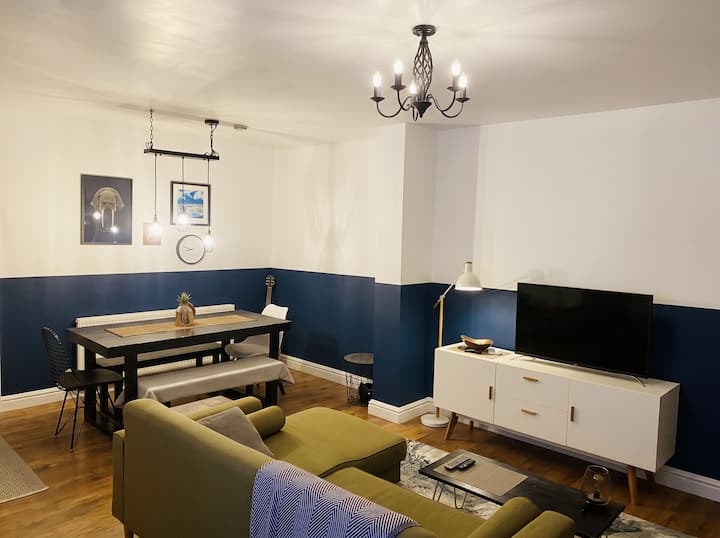 Characterful Detached Coach House - Southport