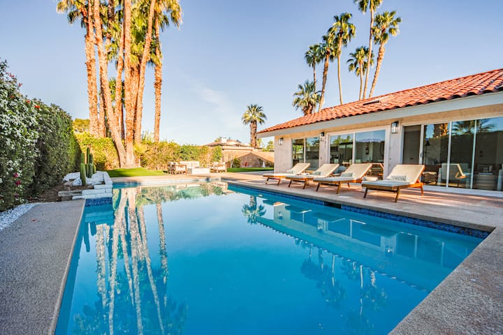 Spacious 5br Villa With Pool & Mountain Views - Palm Springs, CA