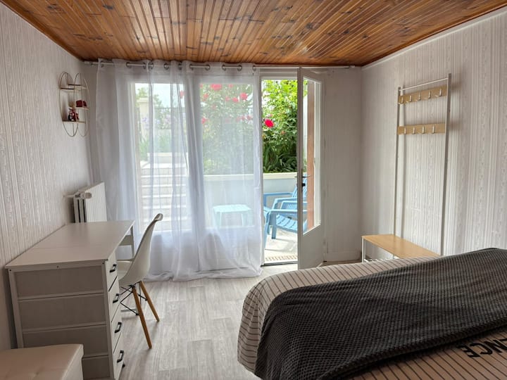 Appartement Cosy De 32 M² Avec Terrasse & Jardinet - Nevers