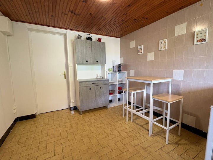 Appartement Cosy De 32 M² Avec Terrasse & Jardinet - Nevers
