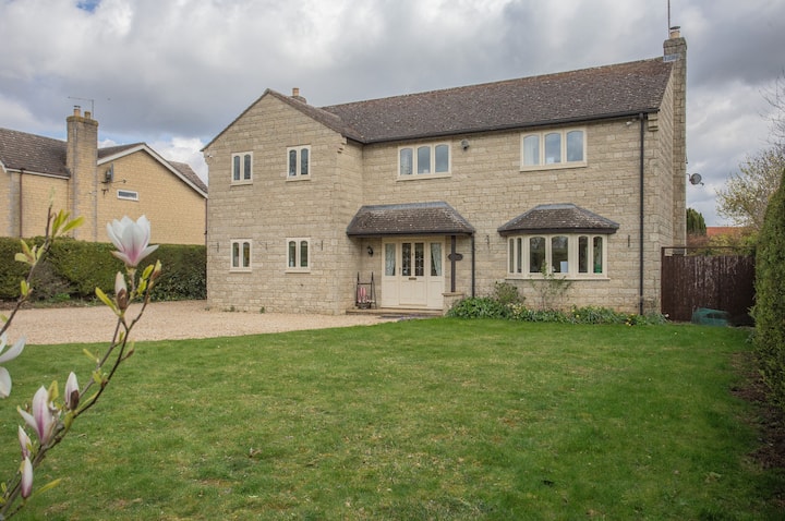 Entire Home Near Stamford - Bourne