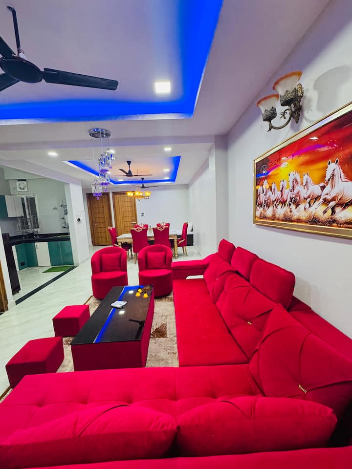 Redrose Entire Palace Luxury 3bhk Flat Gomti Nagar - Lucknow