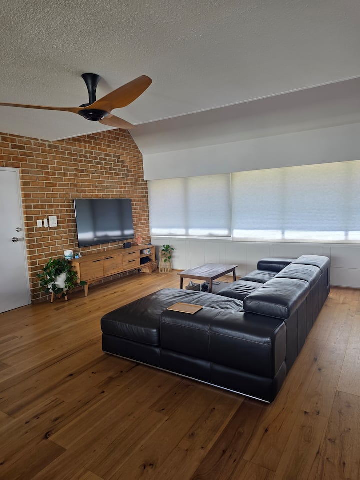 Light Filled Apartment Close To The Lake. - Canberra