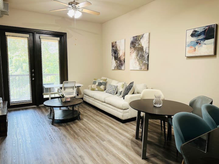 Home At The Woodlands - The Woodlands, TX