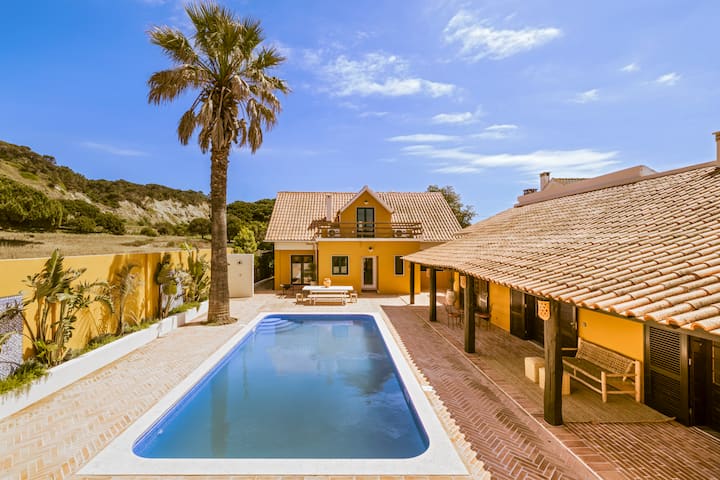 Casa Riba -
Between Ocean & Countryside With Pool - Costa da Caparica
