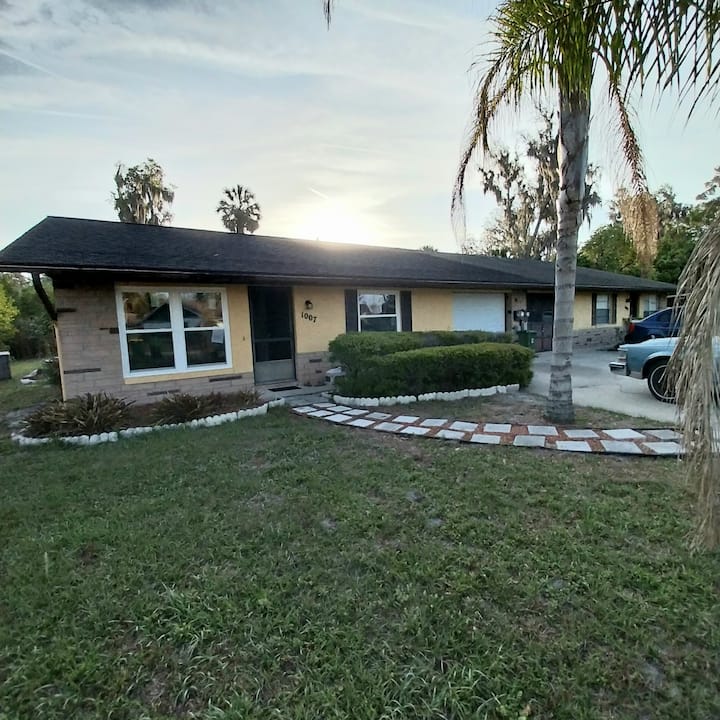 Lovely Quiet Neighborhood, Super Clean House - DeLand