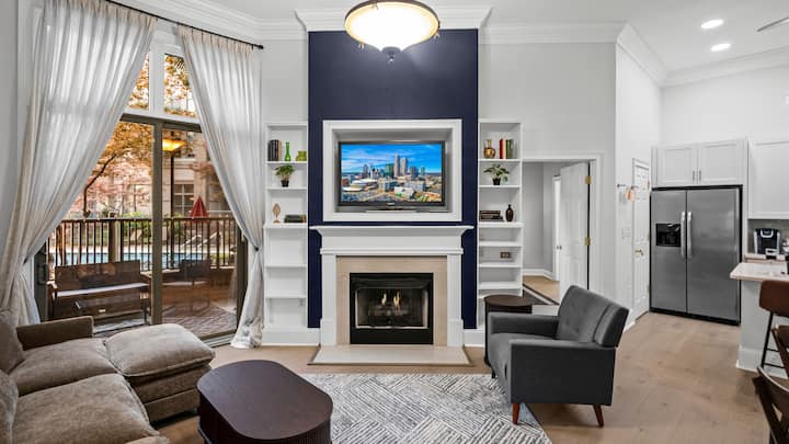 Walk To Boa & Truist • Luxury 2br W/ Pool Patio - Charlotte, NC