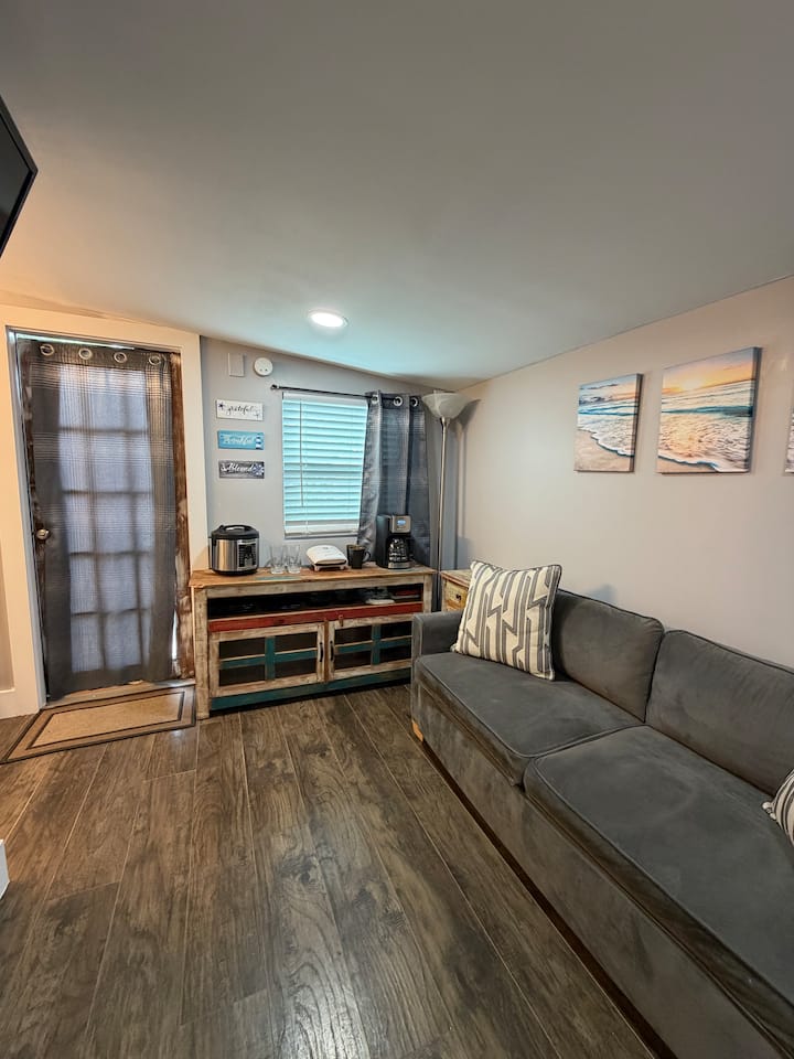 Cozy Beach Vibes - Tampa, FL