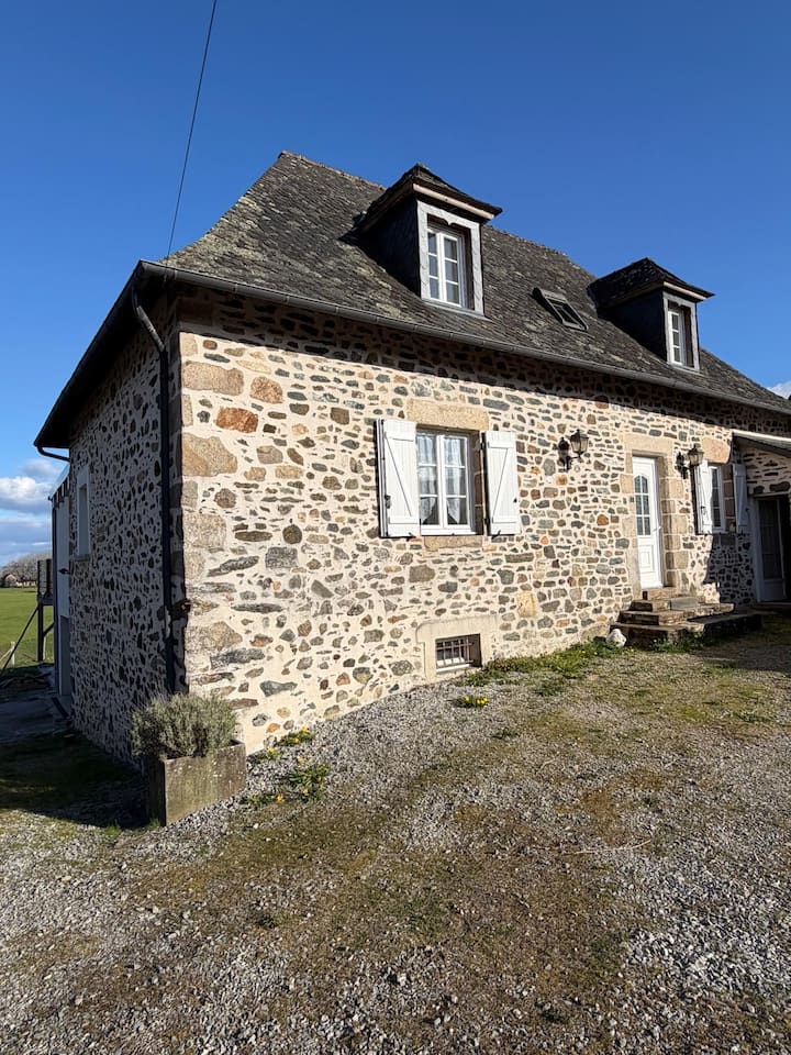 Grande Maison 5 Chambres En Corrèze Avec Jacuzzi - Corrèze