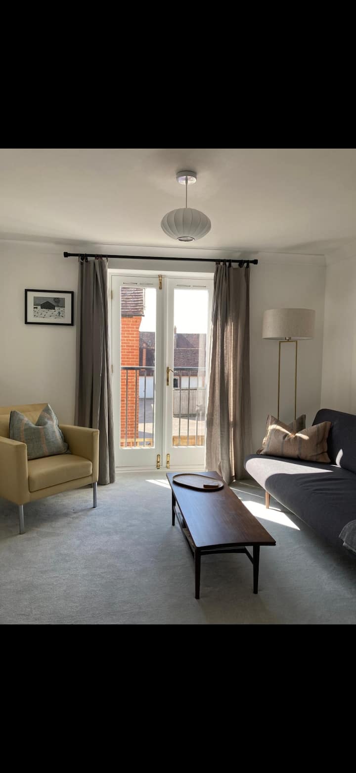 Beautiful City Centre Townhouse With Parking - Canterbury