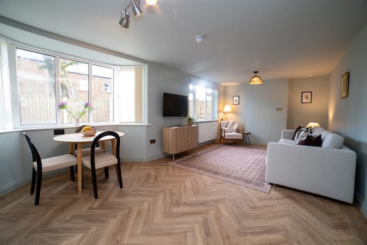 Modern Kirkside Stay | Stylish & Peaceful - Mansfield