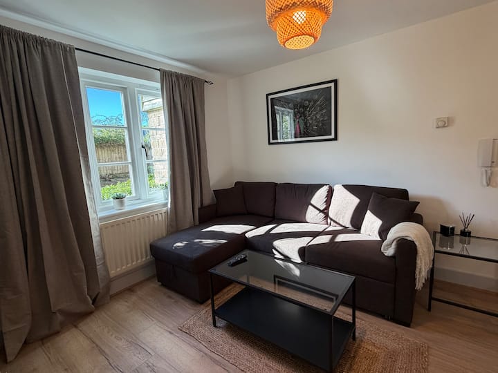 Cosy High Street Flat Near Cotswolds - Witney