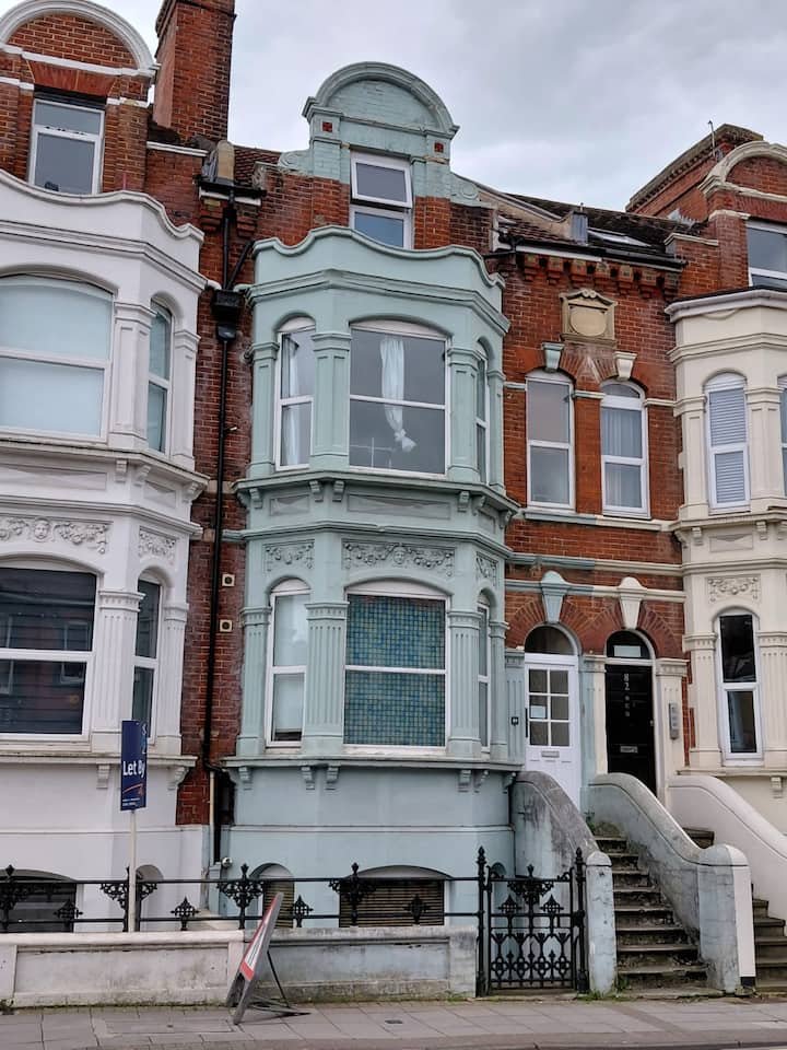 2 Bed Seaside Flat In Southsea - Entire Apartment - Portsmouth