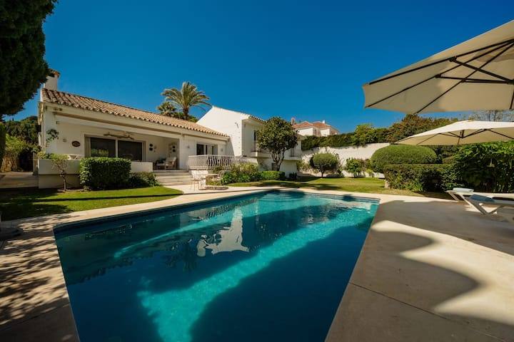 Golf Valley Villa With Pool, Sauna & Views - Marbella