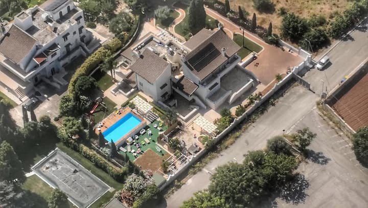 Casa Torre Di Specchio Con Piscina - Bari