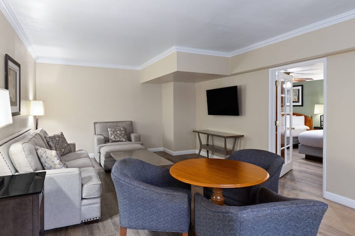 Travelodge Monterey Bay | Comfort Family Suite - Monterey, CA